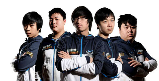 RNG主教练Tabe结婚：众星云集，老皇族齐聚_腾讯新闻