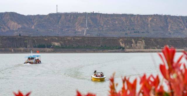 Yellow River Ecological Corridor attracts visitors_腾讯新闻