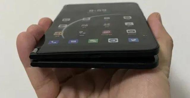 Surface Duo 2代上手体验：微软，收手吧，外面全是折叠屏_腾讯新闻