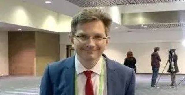 AACR专访丨Benoit You点评PARP抑制剂三联方案在子宫内膜癌后线治疗的前景_腾讯新闻