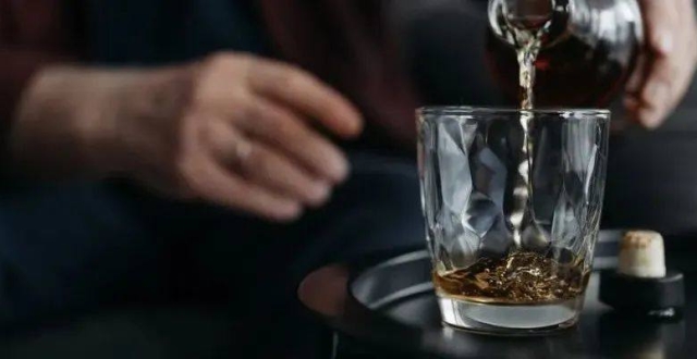 朋友圈关于喝酒的经典语录，精选100句！_腾讯新闻