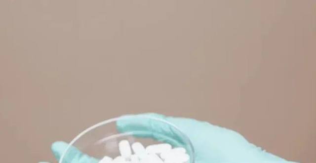 “渐冻症”新药！Albrioza获全球首个监管批准：显著改善临床功能下降，降低死亡风险！_腾讯新闻