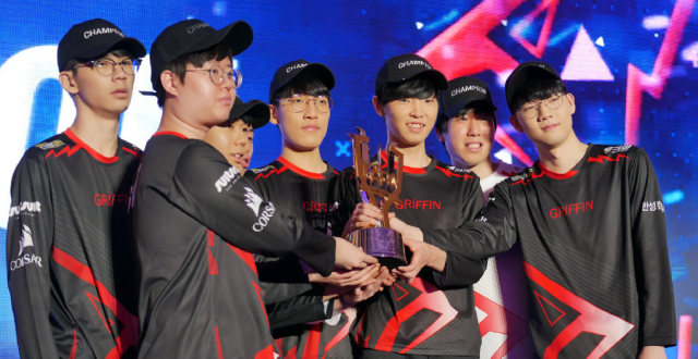 Lehends致敬Viper！对LPL的评价够精准_腾讯新闻