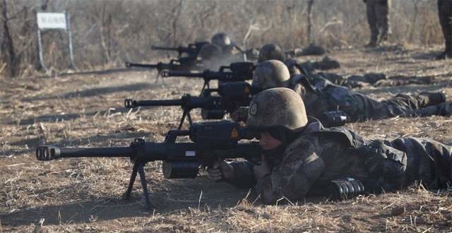 解放军狙击榴强势升级！智能编程攻顶爆破，威力精度并存百步穿杨_腾讯新闻