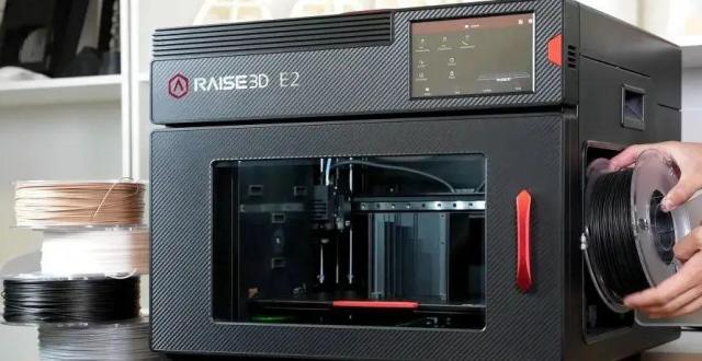 国外博主测评E2专业级3D打印机——专为中小型企业和高等教育而设计_腾讯新闻