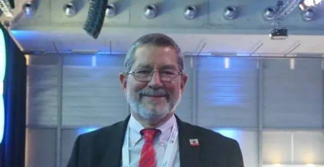 WCLC专访丨国际肺癌研究协会前任主席Dr.Carbone：TNM分期纳入分子/基因因素_腾讯新闻