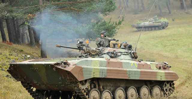 俄军对BMP3感到失望，下令恢复生产BMP2，厂家却说后者成本太高_腾讯新闻