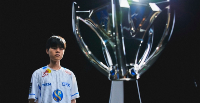 老将Deft十年传奇征程铸就最后一舞，解锁英雄联盟官方赛事大满贯成就_腾讯新闻