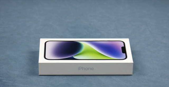 iPhone 14 Plus评测：更大，确实就意味着更好_腾讯新闻