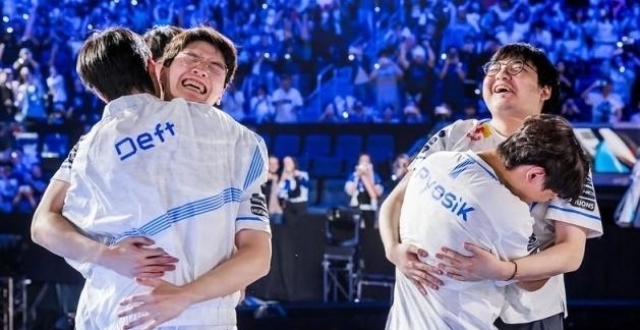 Zeka、Kingen、Viper接连官宣，HLE组三个S冠选手银河战舰阵容！_腾讯新闻