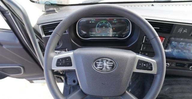 高顶双卧还配AMT，260马力解放JK6跑绿通太舒服了_腾讯新闻