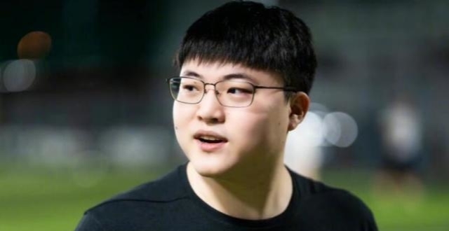 Angel首秀漏洞百出，uzi吐槽他是地缚灵，建议教练好好研究_腾讯新闻