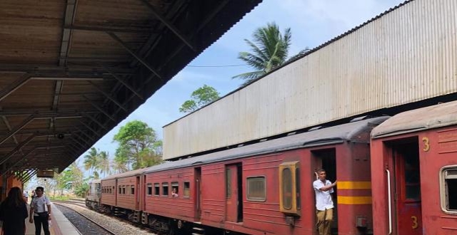 斯里兰卡探访《千与千寻》海上火车原型地，遇见世界最美火车线_腾讯新闻