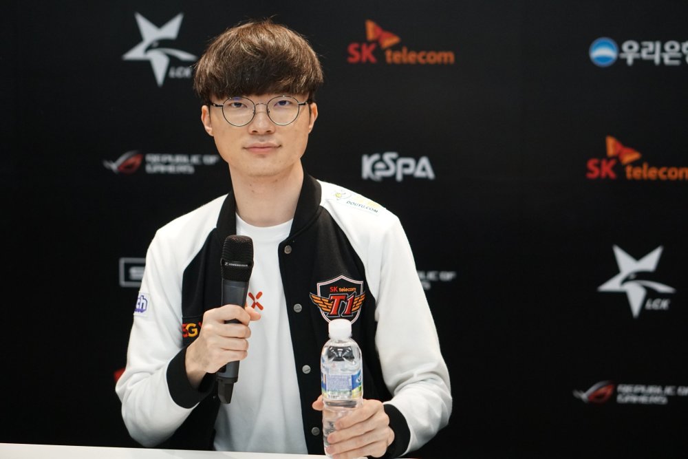 闪现放D键是没有灵魂的，Faker职业生涯说过那些经典的圣经？