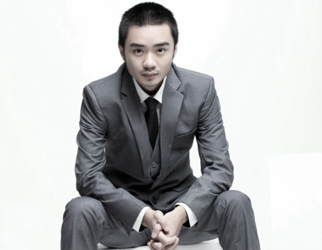 xiao8：繁华与荣耀，过往已成云烟，前路漫漫仍需勉励