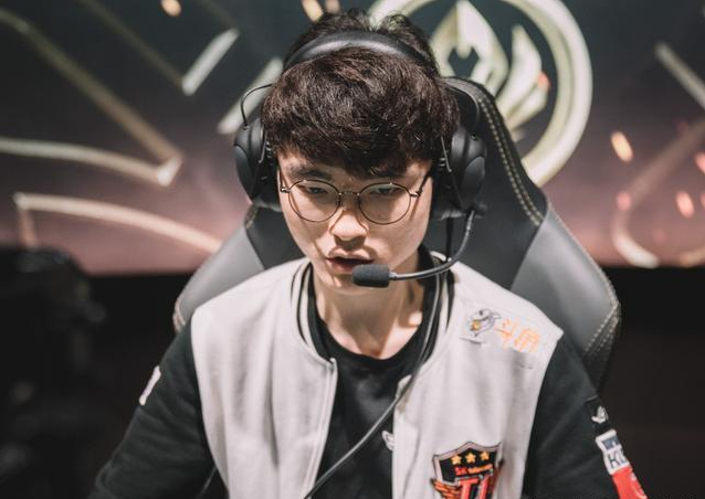 Faker在真人秀谈退役话题 给出特殊期限粉丝：青春结束不了