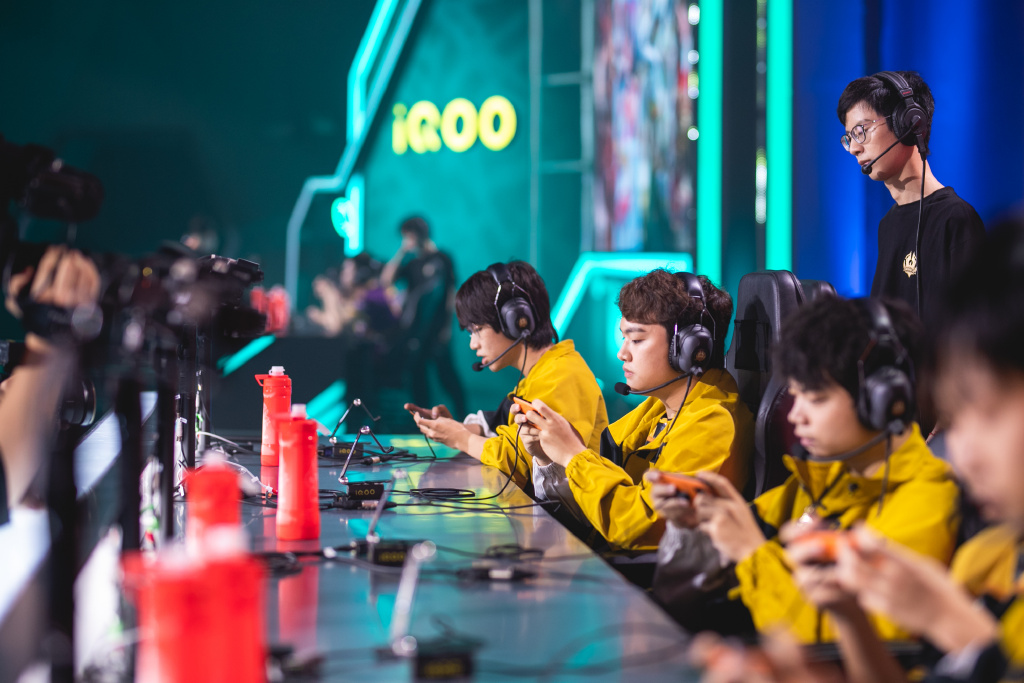 王者荣耀：江湖再会，QGhappy世冠杯依旧闪光！前途可期！