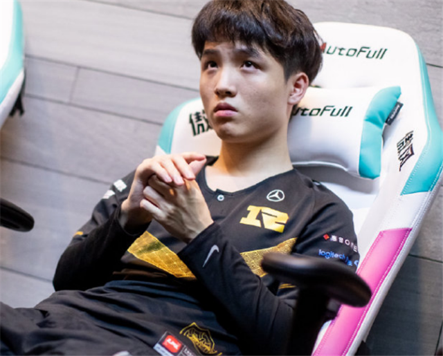 doinb评价rng胜tes，还说有一位s级选手，这个赛季都不能上场了