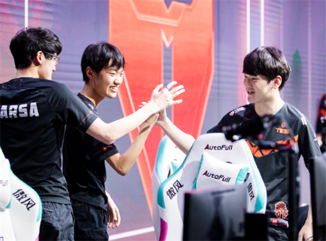 TES队内语音曝光，原来选手已经这么“膨胀”了？教练嫌弃jkl英雄海