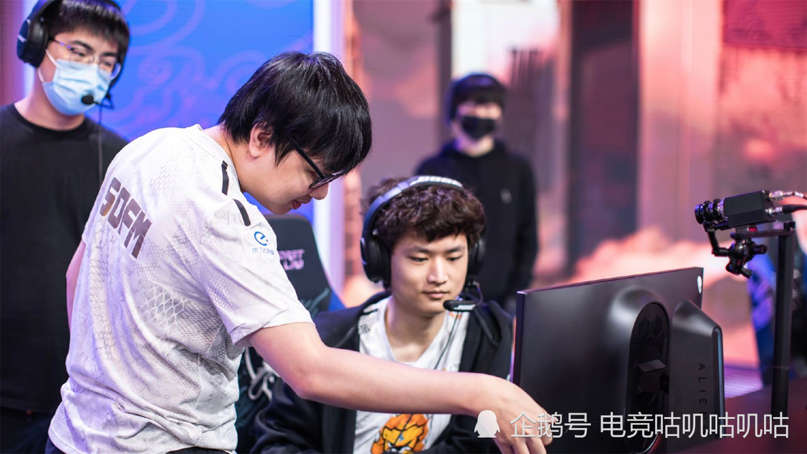 S10最惊喜的选手—SofM：一个在野核版本横行的“莽夫”打野