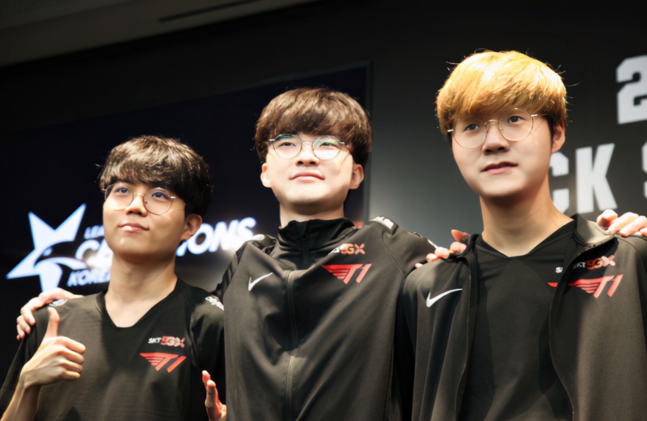 LOL：新赛季旅程将至，T1战队有大动作，急求顶尖上单选手