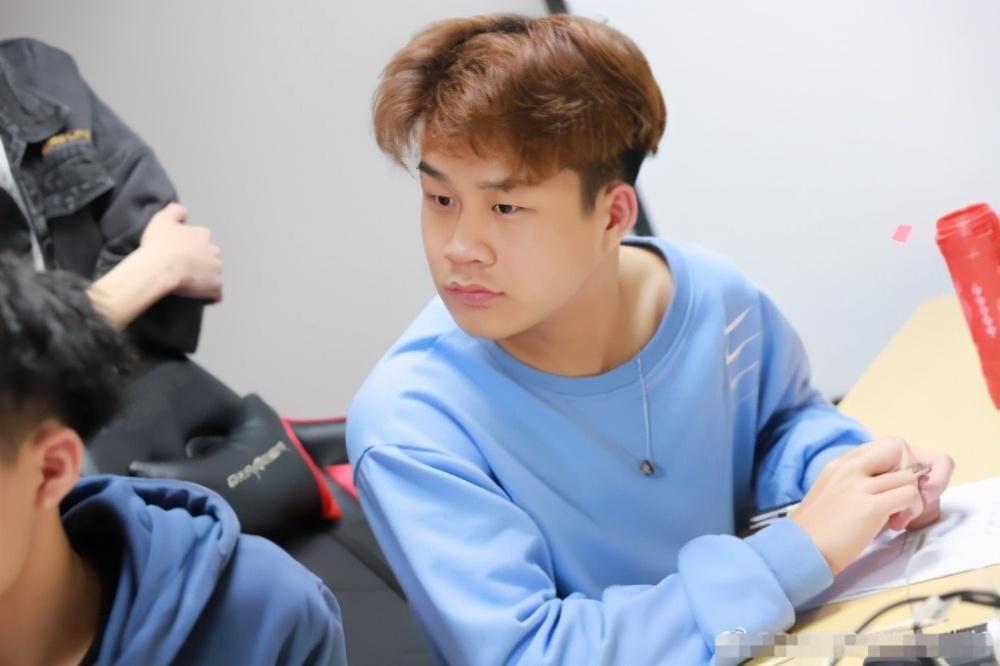 DYG零封TES进入季后赛，萧玦完成自证，别再说久诚比他强