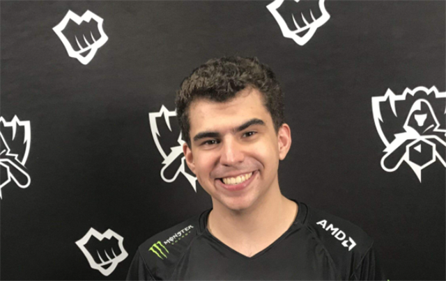 T1一位首发选手宣布离开，战队已经帮他找好了下家，粉丝却不买账