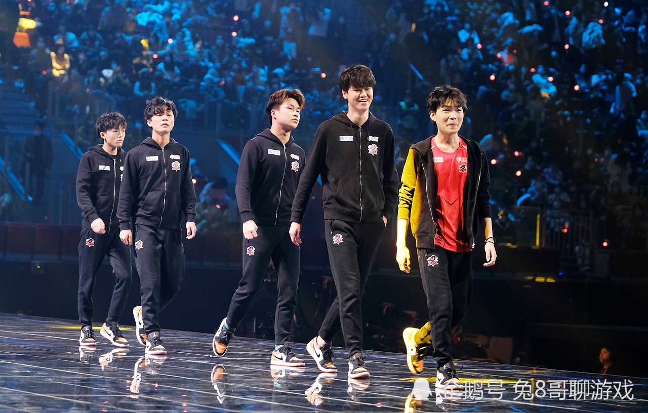 KPL联盟再添新王，DYG夺冠是对职业选手最好的注解与回报，坚持就值得