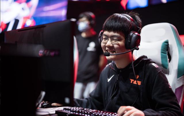 真要离开TES了？369直播挂机，心态已经炸裂！笑笑直言：天赋差了