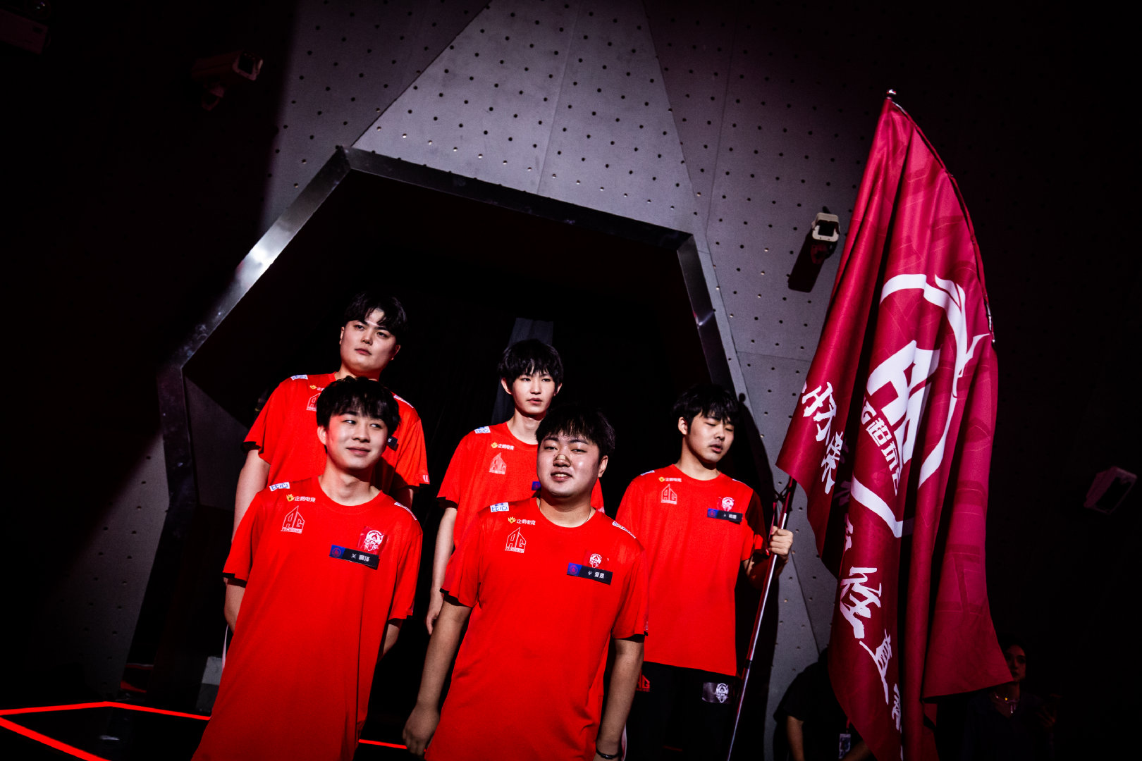 AG、TTG争夺最后一张总决赛门票，粉丝再次开启香蕉buff