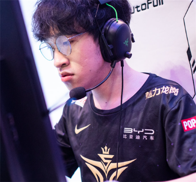 v5重现经典十五连败，老选手却说LPL不能缺了他们，更不能怪队员