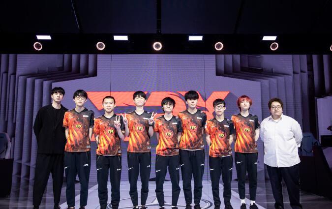 LOL世界赛版本大调整，上中野全面加强，成FPX和EDG福音