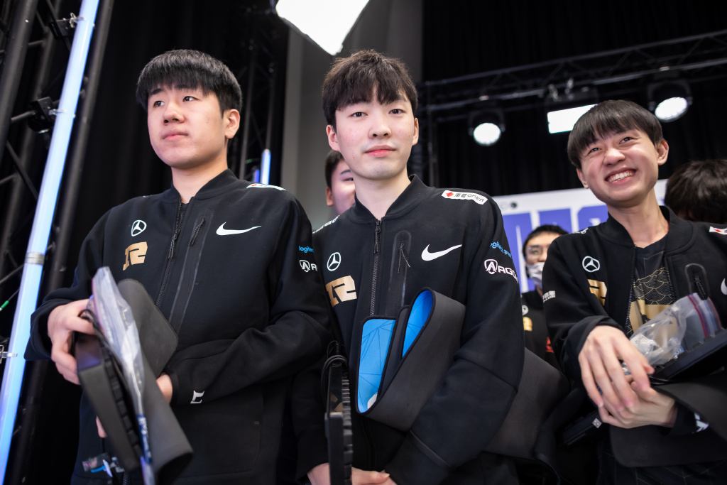 RNG将被抖音收购！外媒爆料：RNG正在出售LPL战队，他们已经付不起选手们的薪资