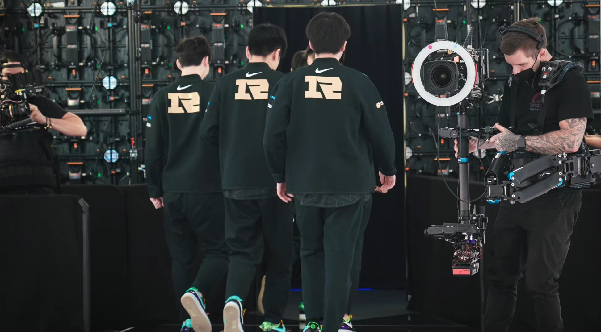 RNG官方辟谣！否认被抖音收购，回应2字另有深意，效仿ROX做法？