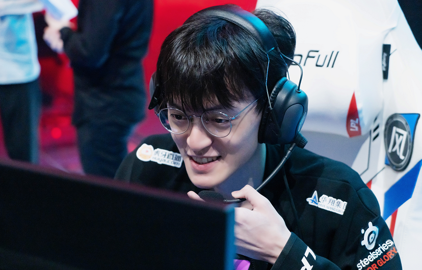 “Fofo被逼入绝境”，发文怒斥：如果没有办法，只能走法律程序