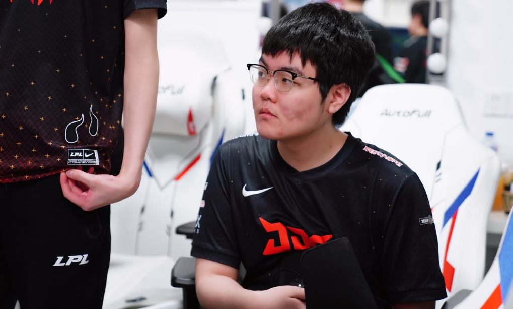 Forge忙中出错，JDG苦战三局力克AL，369下一战遇考验