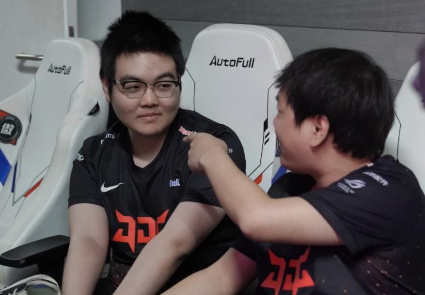 “被T1制裁，369自信心动摇”，JDG训练赛内部曝光，引发巨大争议