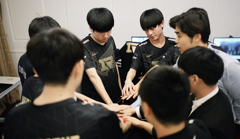 RNG退役名宿天天嘲讽Yeg，这次惨遭打脸？Yeg赛后发文太解气了！