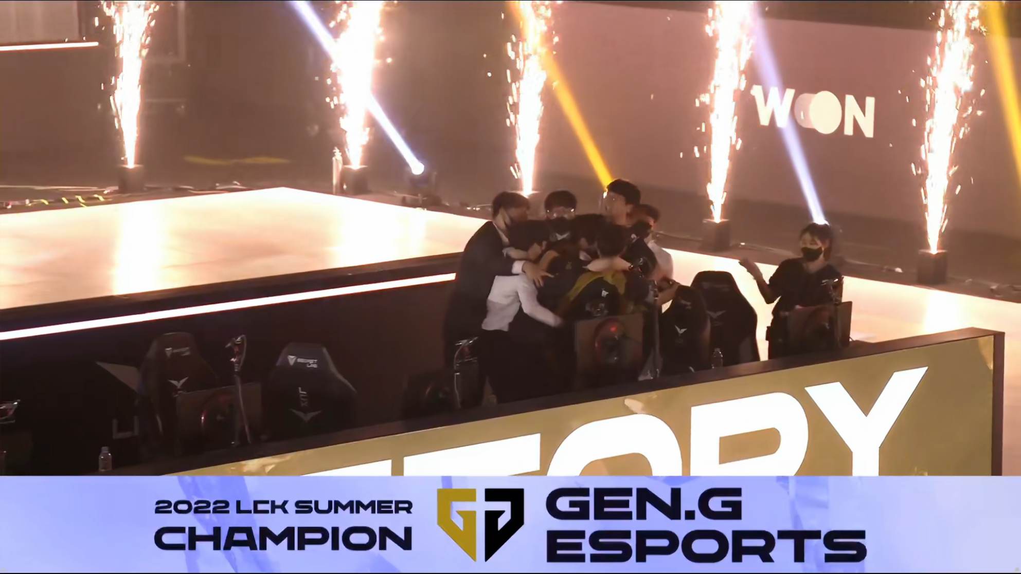 GEN横扫T1加冕为王！万年老二今日圆梦，管泽元发文难掩狂喜