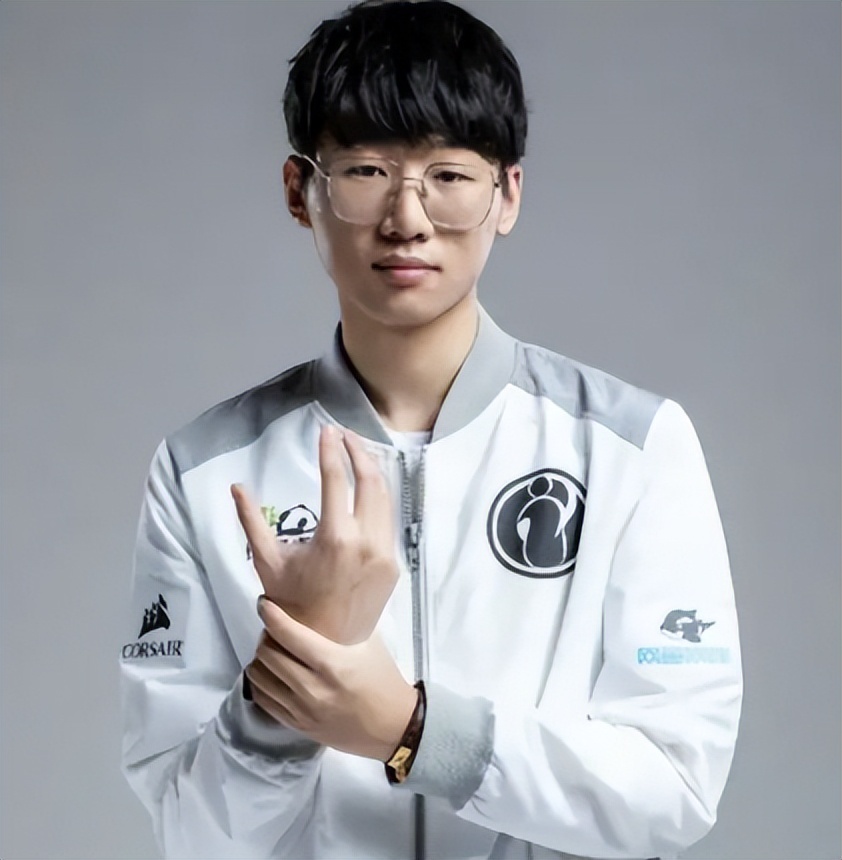 S12虎牙直播活动拉满，“虎牙四犬”或将再创名场面！