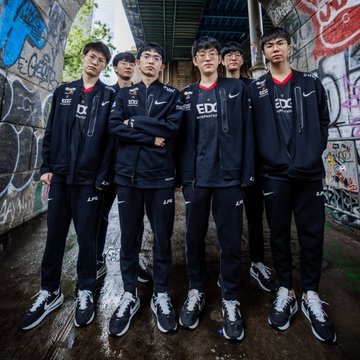 EDG不敌T1小组第二，此前EDG七次晋级从未拿到小组第一