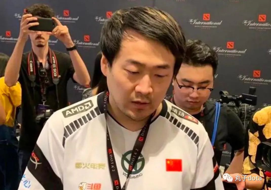 DOTA2：rotk复出当茶队教练惹争议，为什么有玩家觉得他不配？