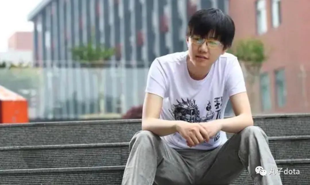 DOTA2：yyf和09现在的关系怎么样，他在直播中一语道破玄机