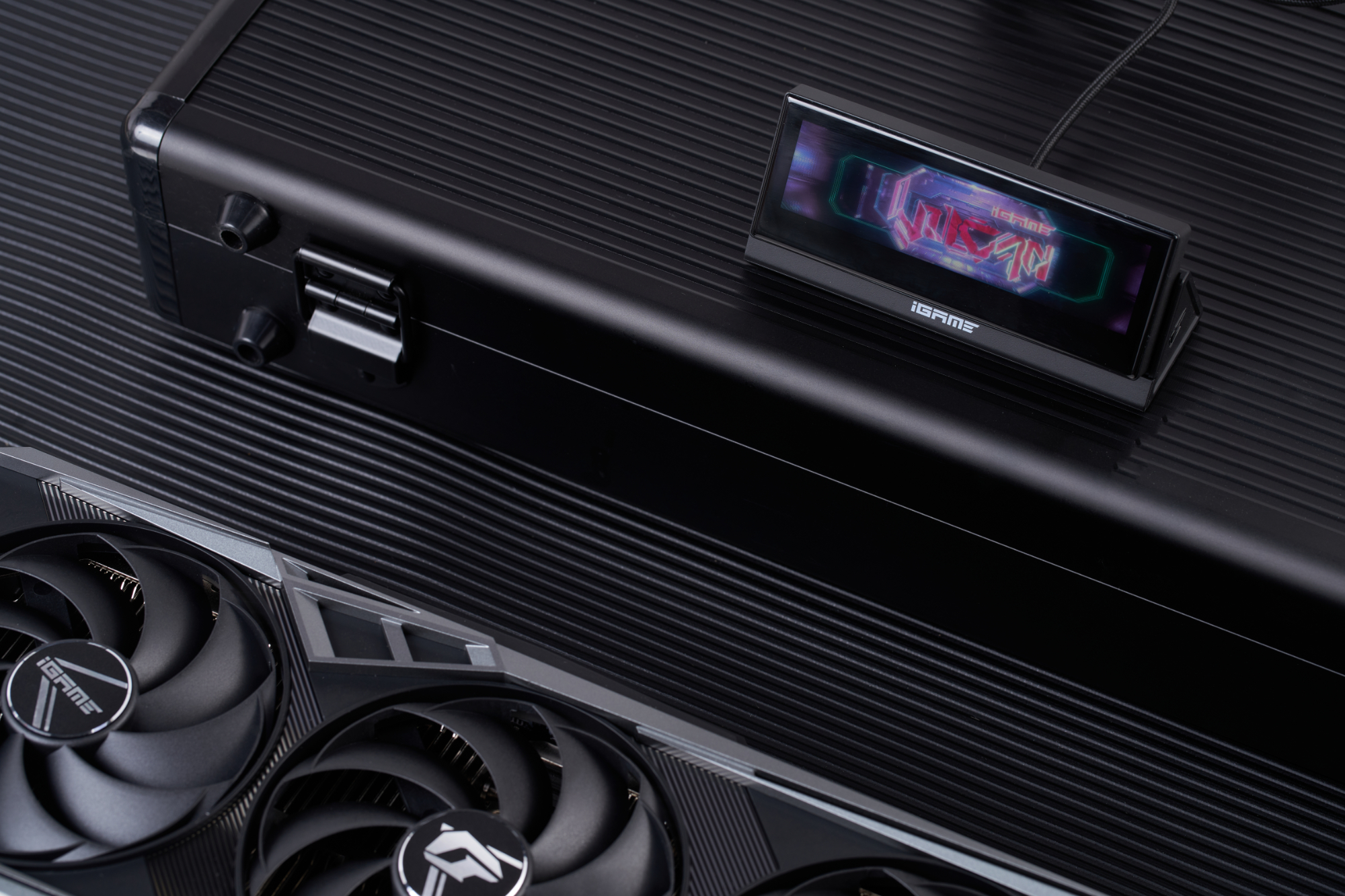 极致玩家的赛博机甲，七彩虹iGame RTX 4080 Vulcan OC图赏