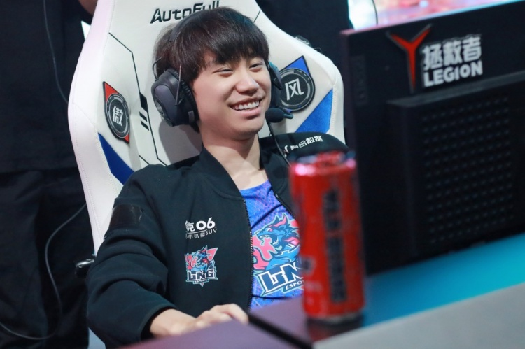 LOL：Doinb直播曝光聊天记录，Bin加入TES，新阵容堪称顶级