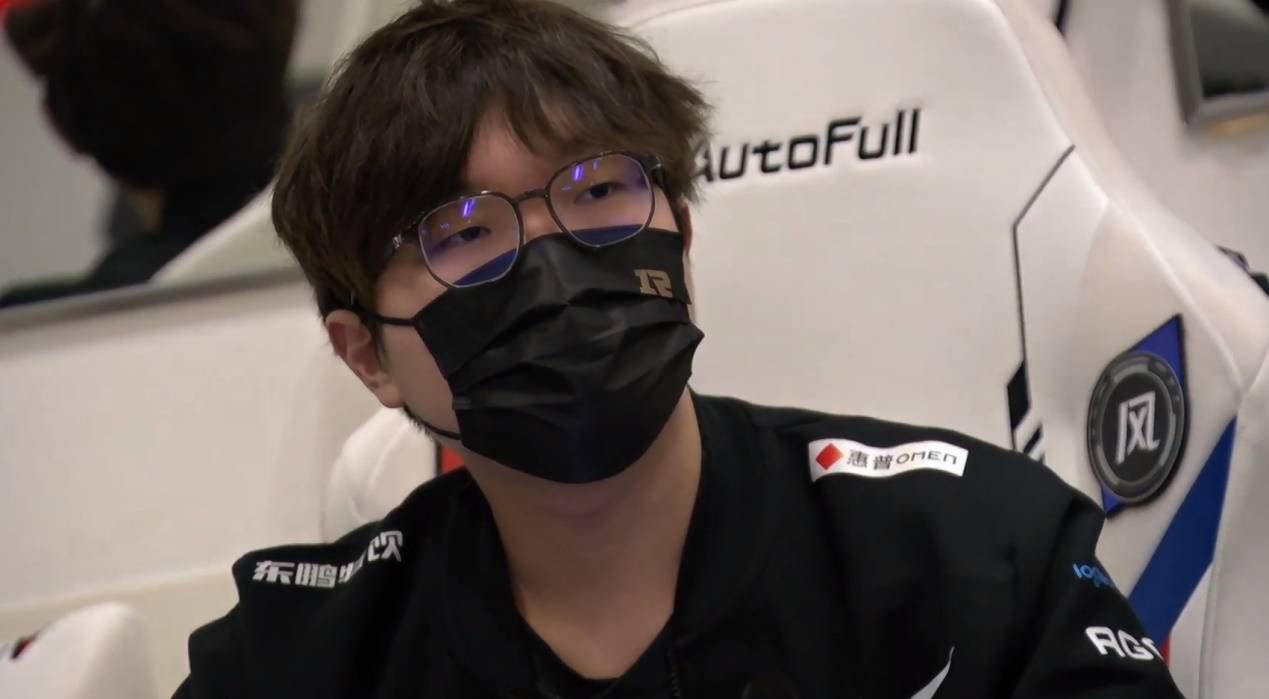 LOL：Doinb直播曝光聊天记录，Bin加入TES，新阵容堪称顶级