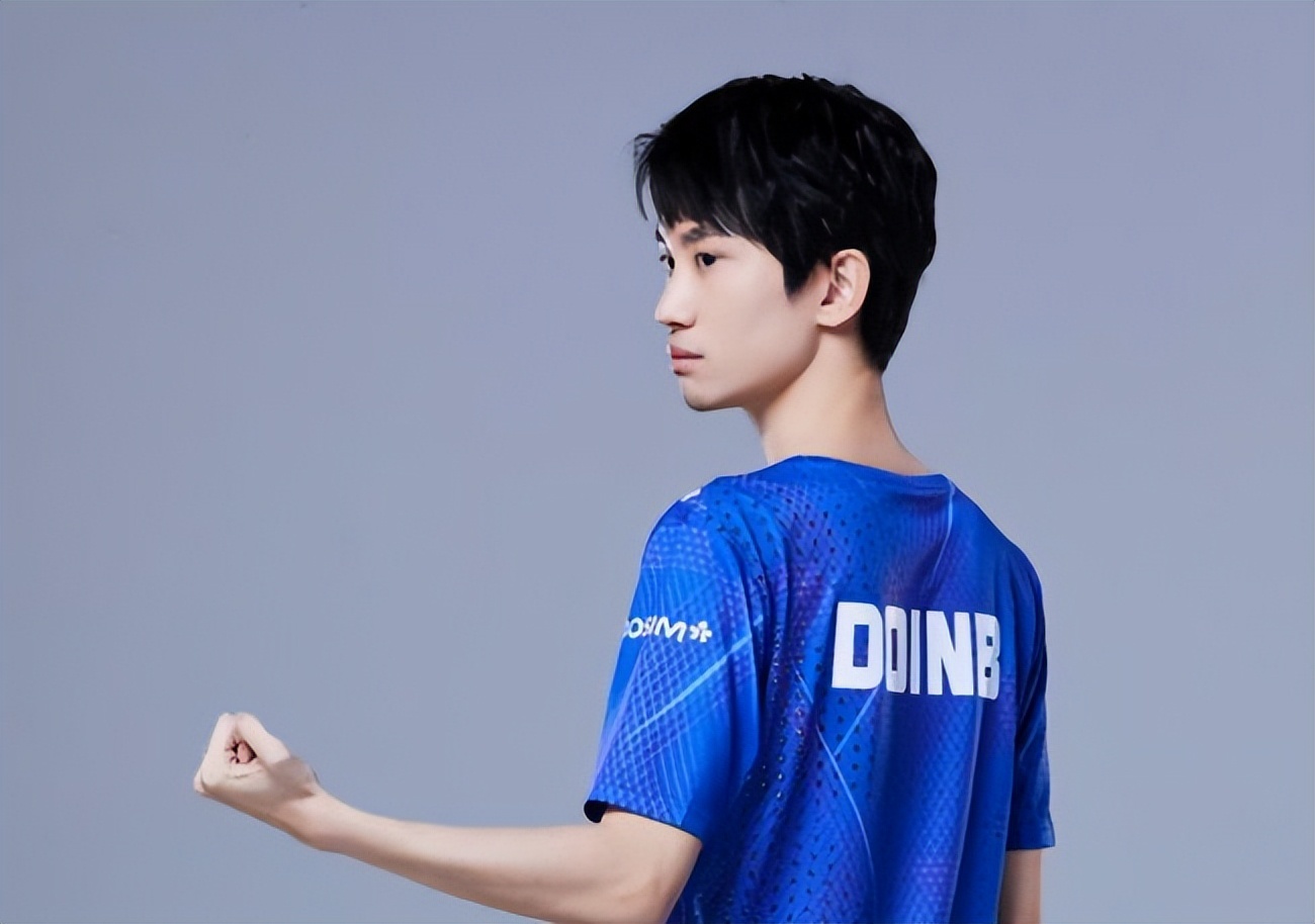 LPL成立3支银河战舰：TES集齐3个S赛冠军，JDG新阵容稳进世界赛？