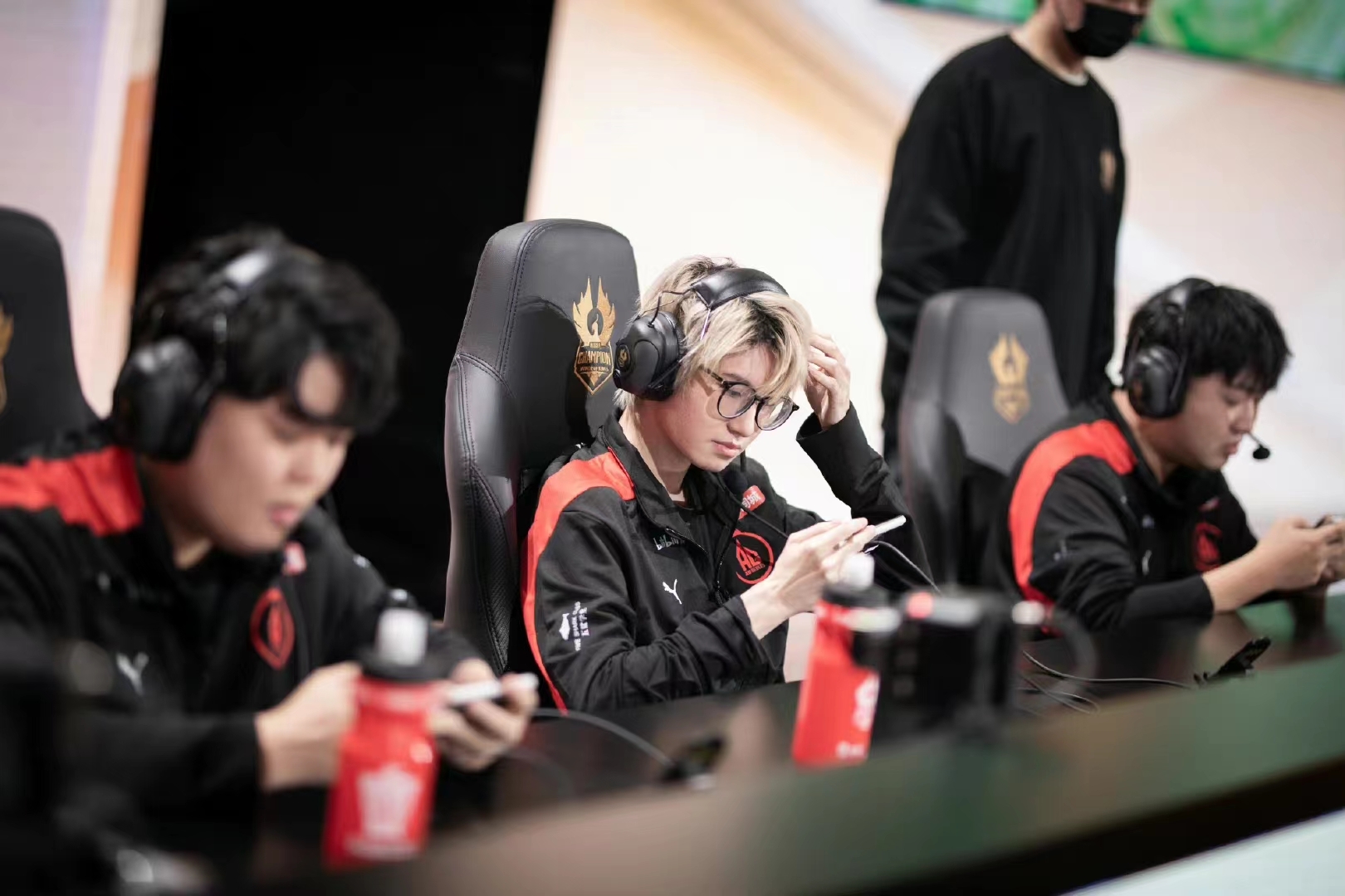 世冠：AG实力定级“六强以上，四强未满”，向上突破还需补强中上