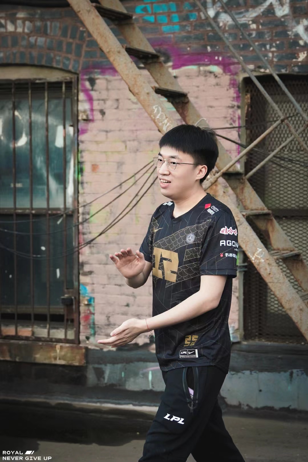 2023 赛季英雄联盟WBG阵容正式出炉，华丽的人员配置