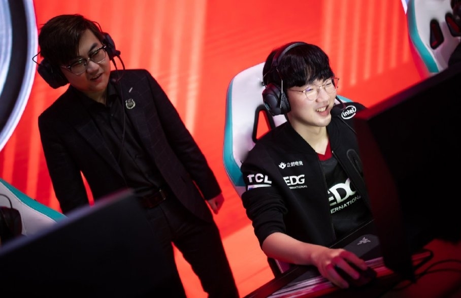 LPL效率最高的韩援，Viper当之无愧，芒果鱼表示两年发挥十分亮眼